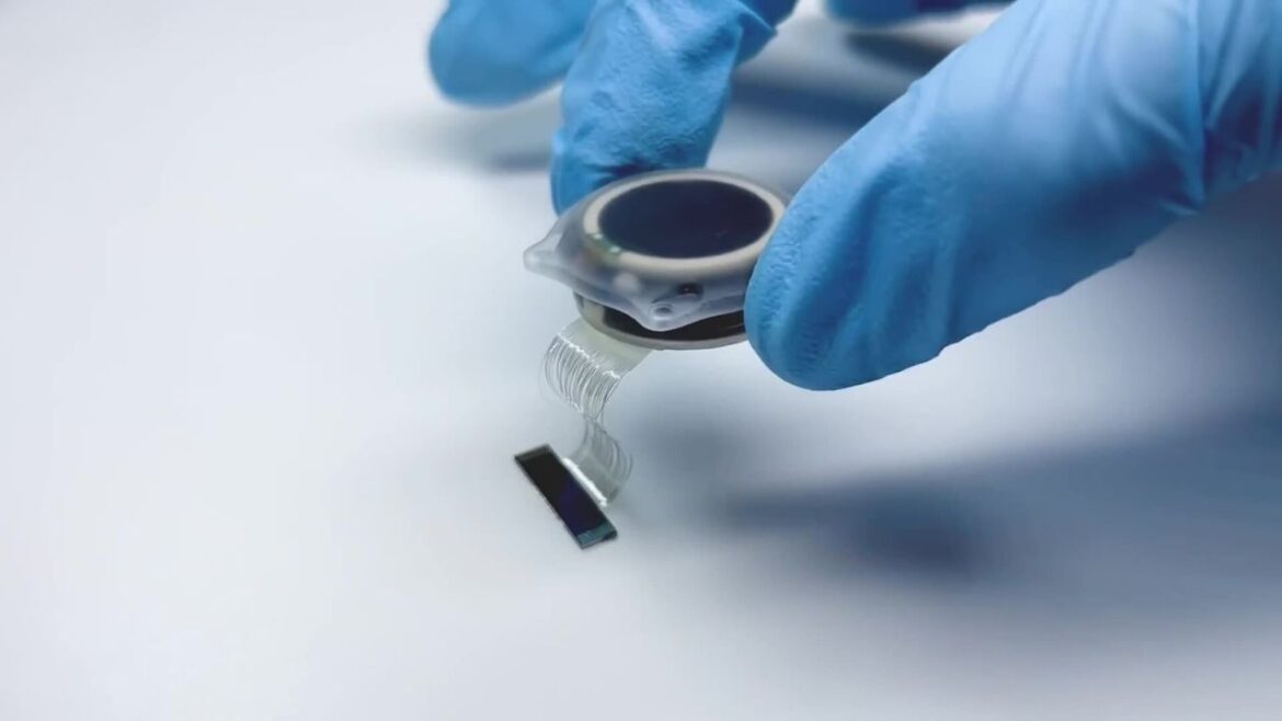 How Elon Musk’s Neuralink brain chip works - CyberGuy