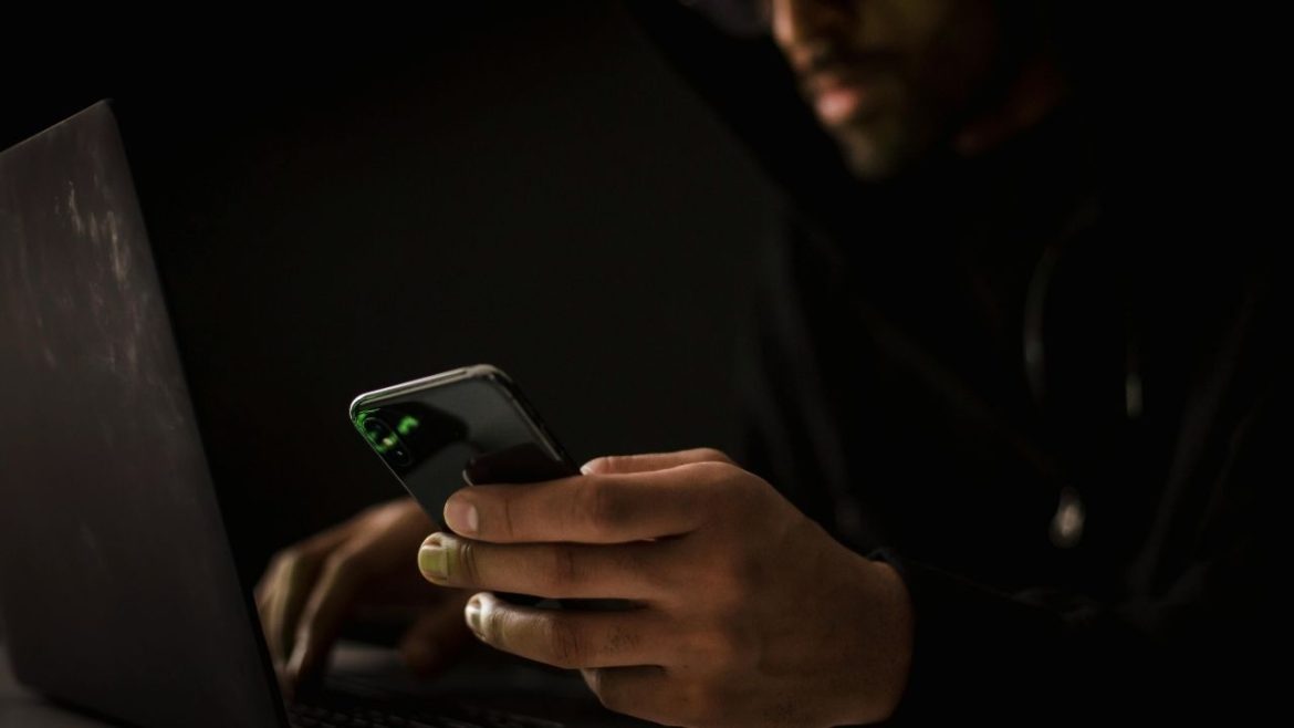 New FBI warning reveals phishing attacks hitting private chats - CyberGuy