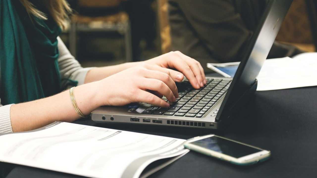 5 Data broker opt-out myths that leave retirees exposed - CyberGuy